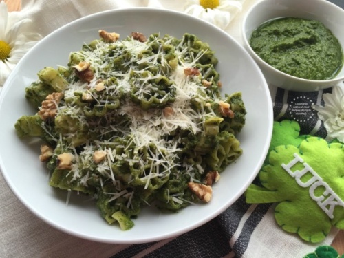 Pasta con Pesto de Col Rizada - Adriana's Best Recipes