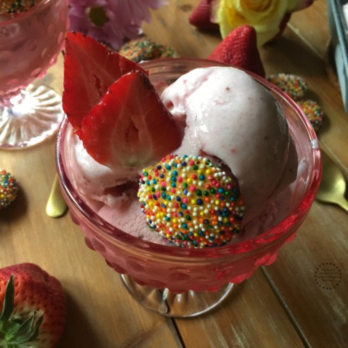 Fresh Strawberry Milk Ice Cream - Adriana's Best Recipes