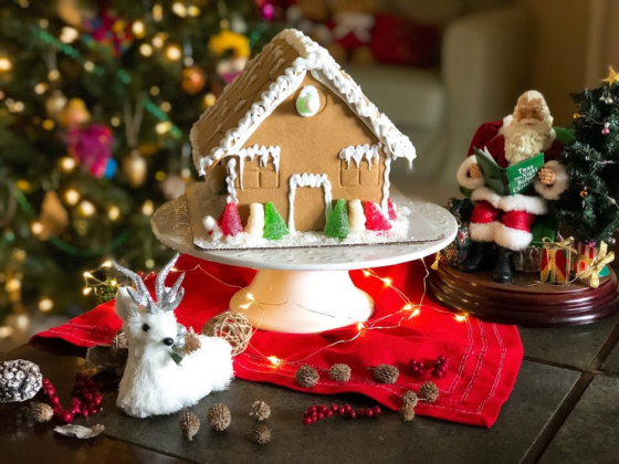 Gingerbread House Family Activity - Adriana's Best Recipes