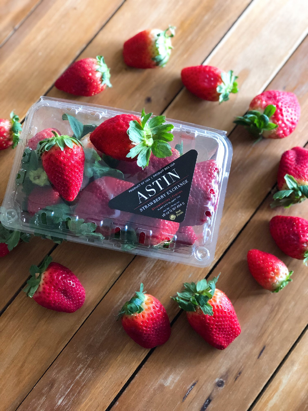 Florida Strawberry Jam with Hints of Citrus - Adriana's Best Recipes